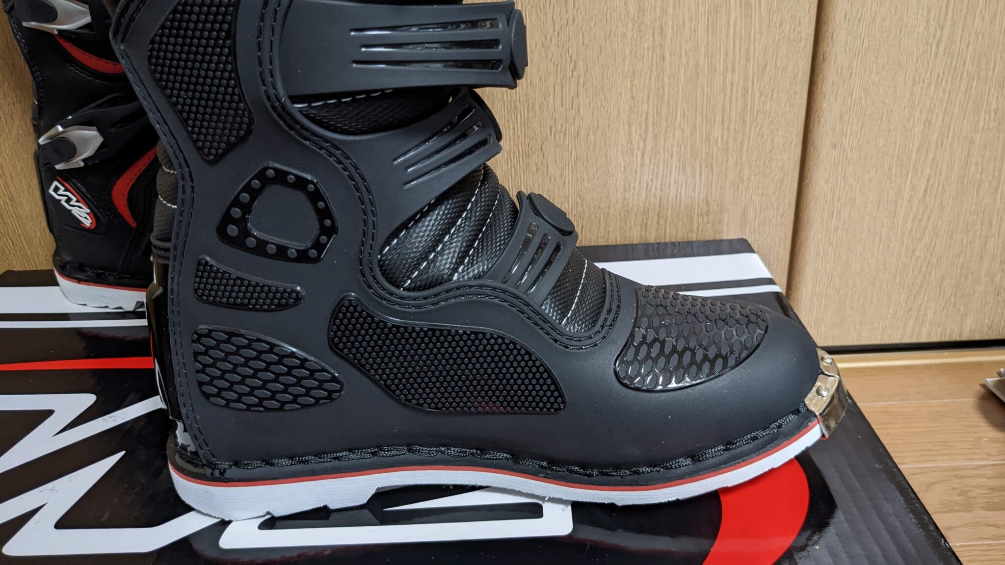 W2 E-MX9 オフロードブーツ商品レビュー | バイクとクルマと・・・